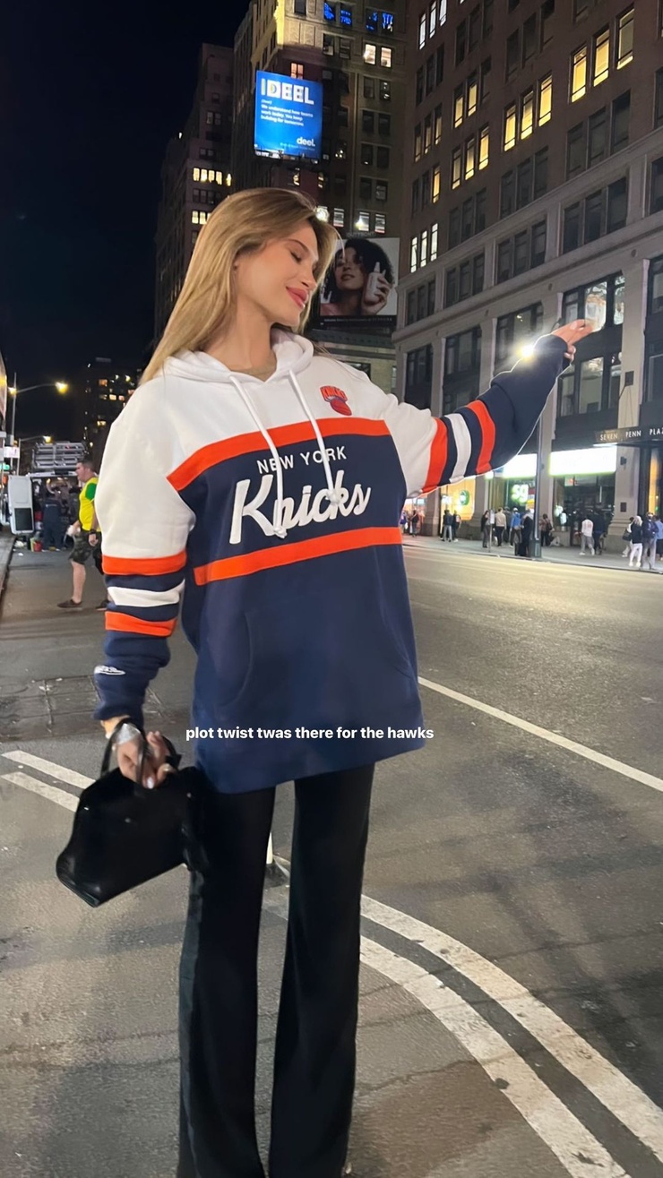 Picture of Meredith Mickelson