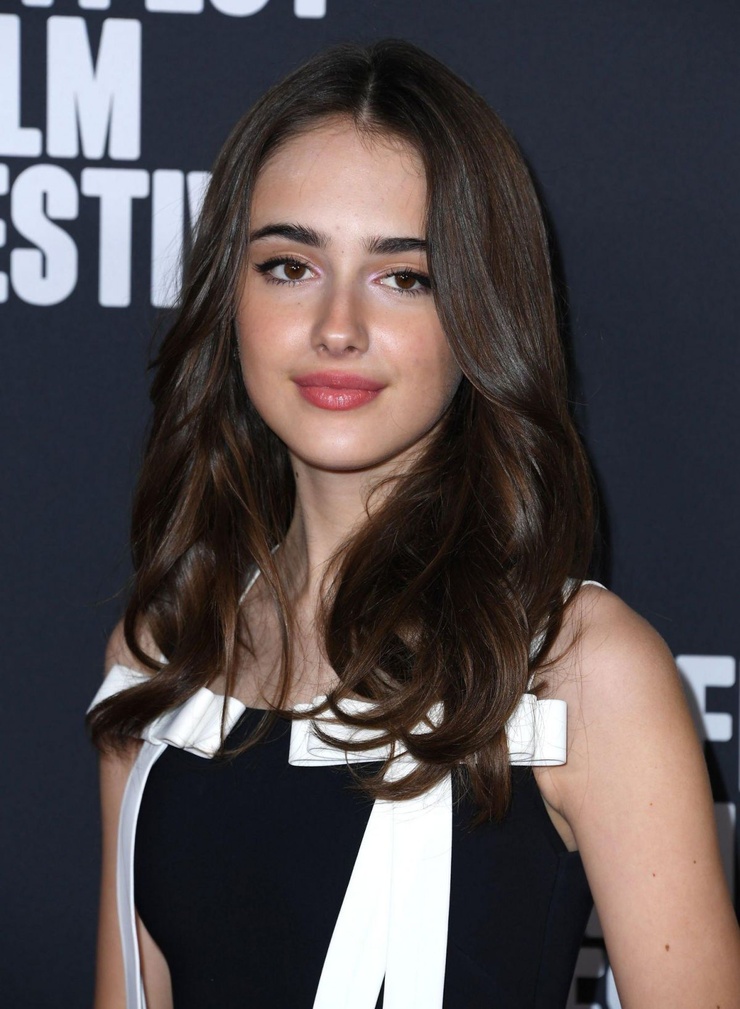 Julia Butters picture