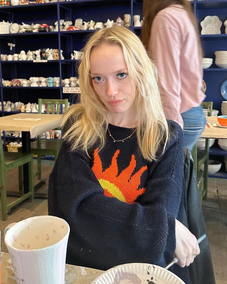 Picture of Amybeth McNulty