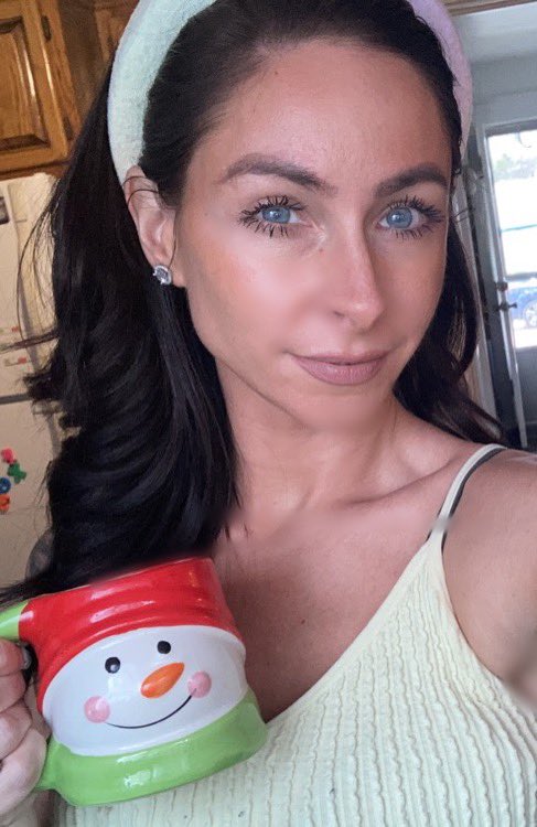 Listal - List the stuff you love! Movies, TV, music, games and books