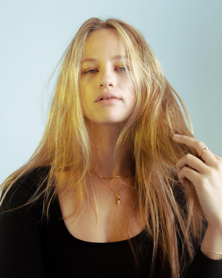 Picture of Issy Knopfler