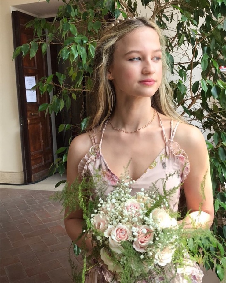 Picture of Issy Knopfler