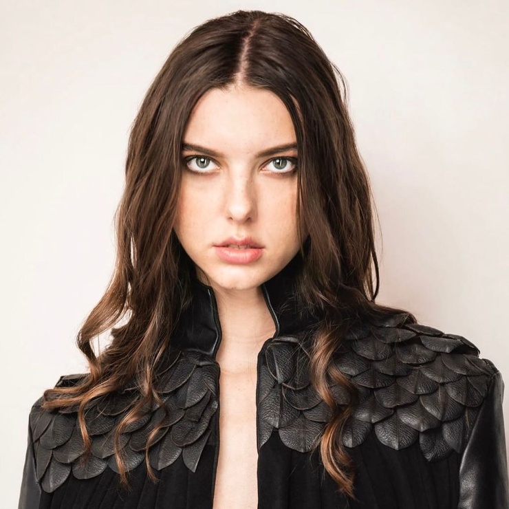 Picture of Olivia Wells model