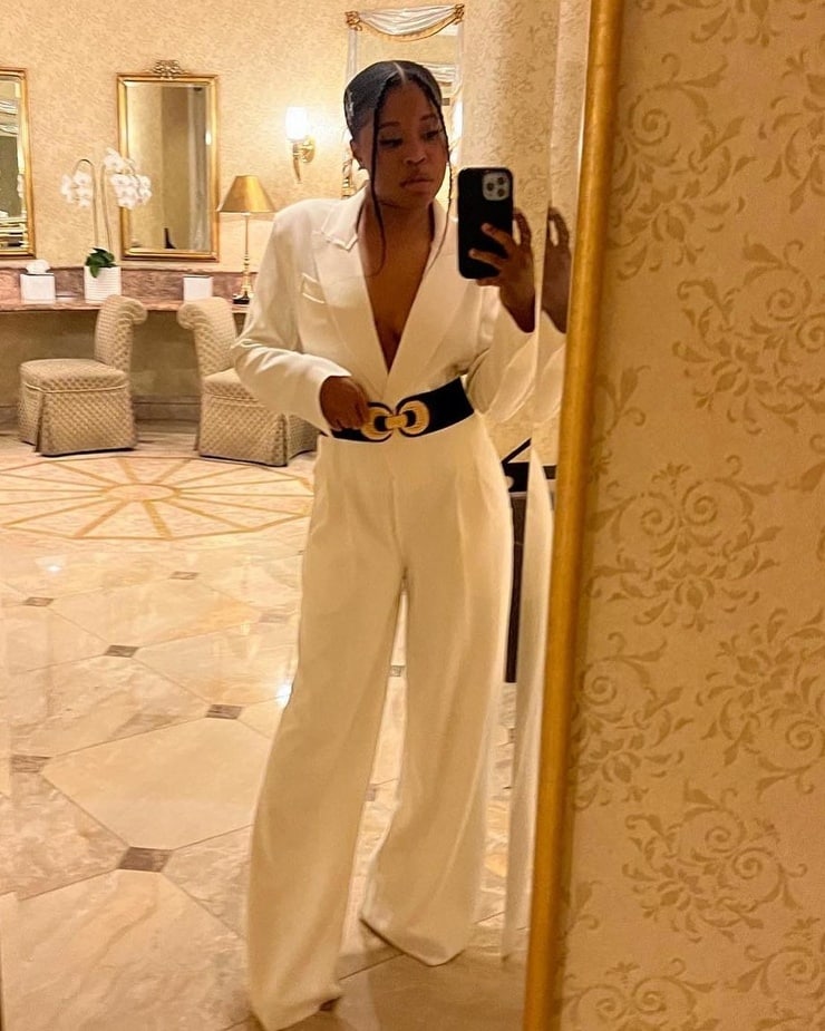 Dominique Fishback image