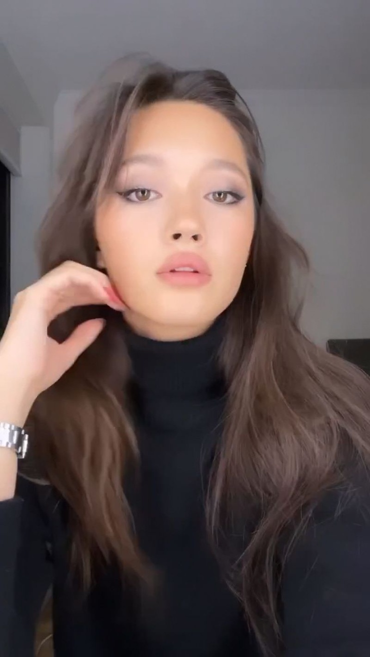 Lily Chee image