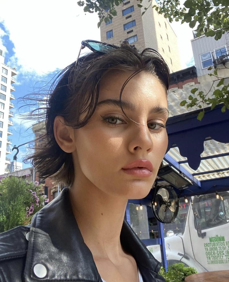 Picture of Bec Corosanite