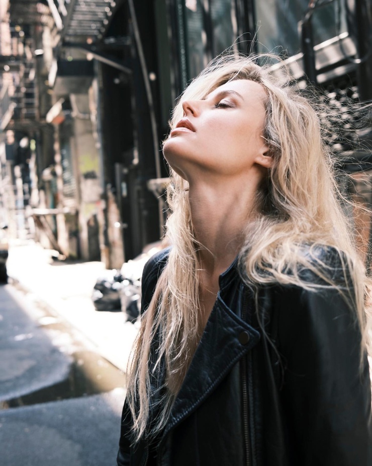 Picture of Olga De Mar