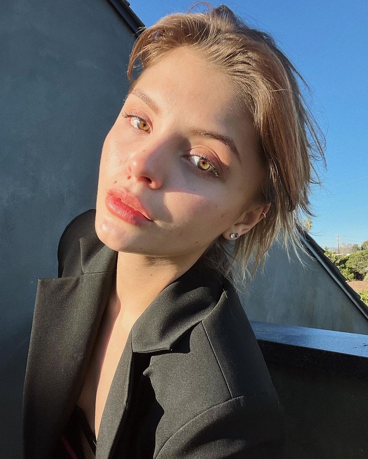 Dasha Komarova image