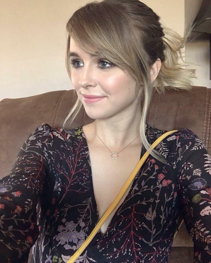 Image of Acacia Brinley