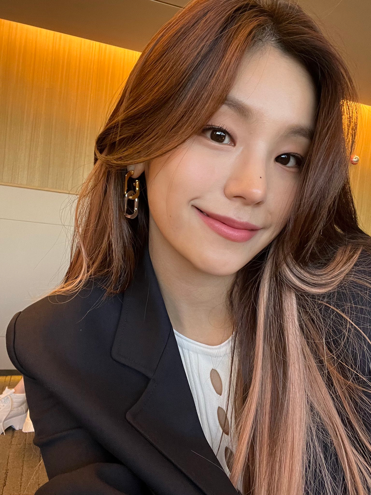 Picture of Hwang Yeji