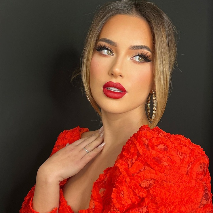 Izabela Ion image