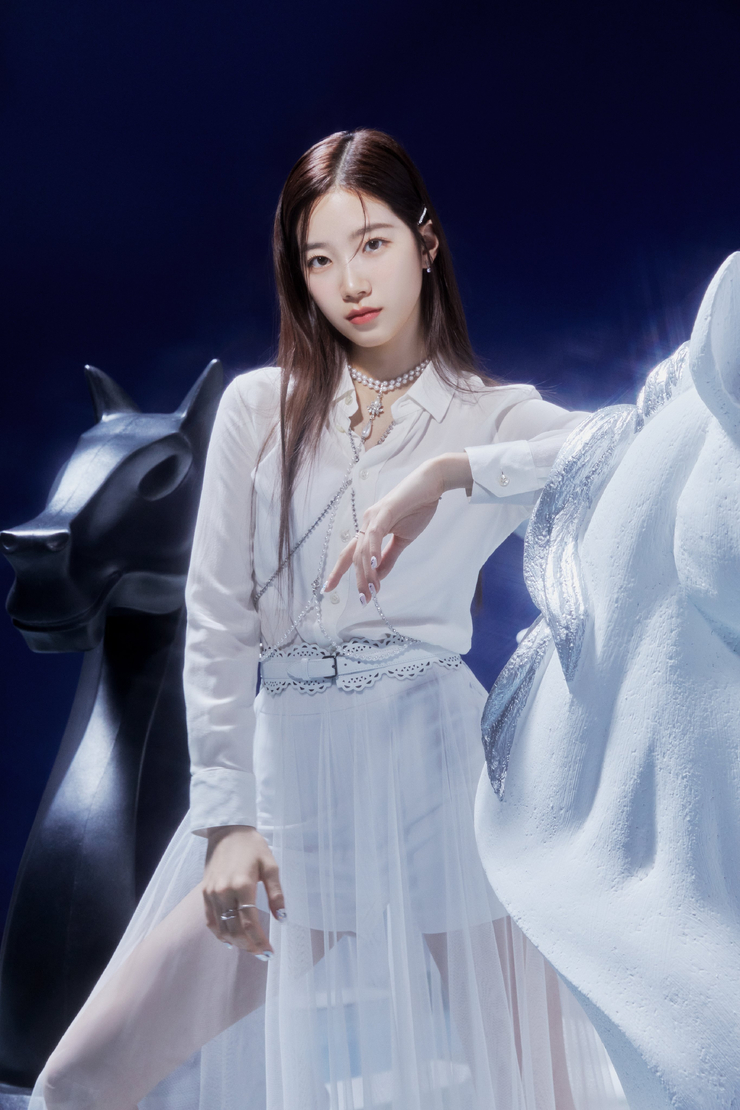 Picture of LE SSERAFIM