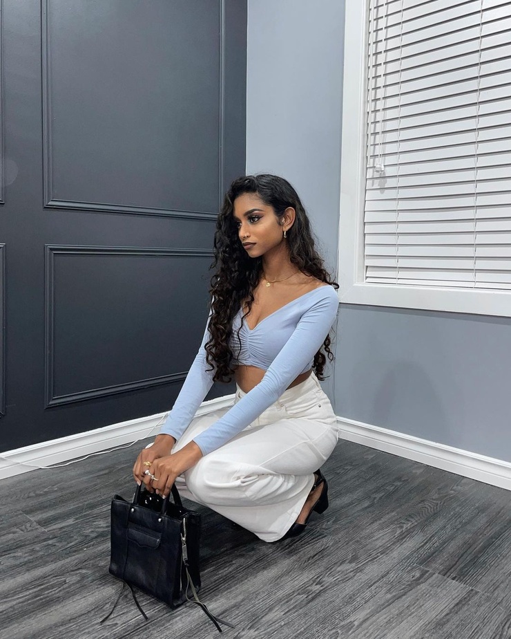 Smrithi Dhan picture