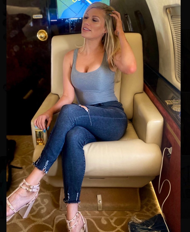 Picture of Kayce Smith.