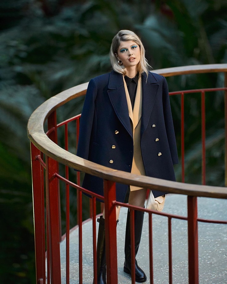 Picture of Luna (model)