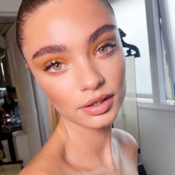 Lily Neale image