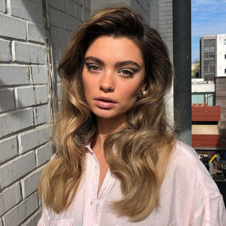 Picture of Lily Neale