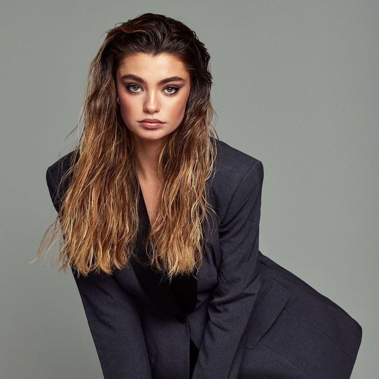 Picture of Lily Neale