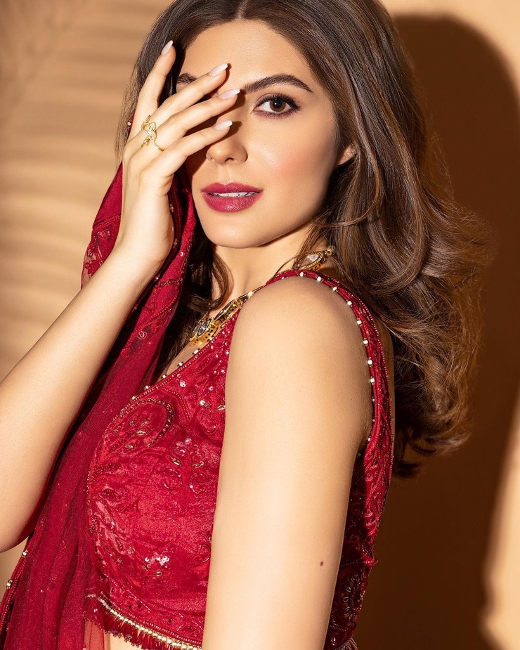 Picture of Elnaaz Norouzi