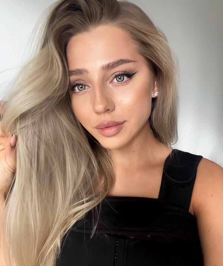 Anna Hryshchenko picture