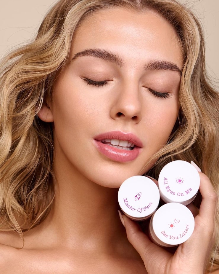 Picture of Alexa Breit