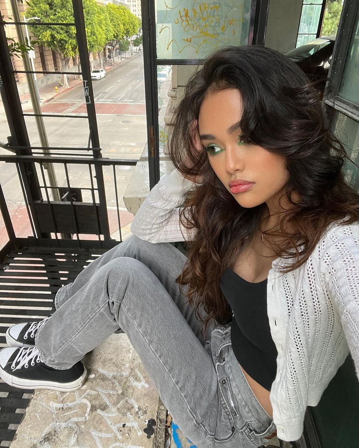 Picture of Ariana Tan