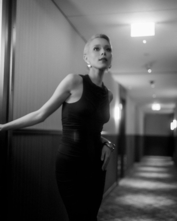 Picture of Ivanna Sakhno