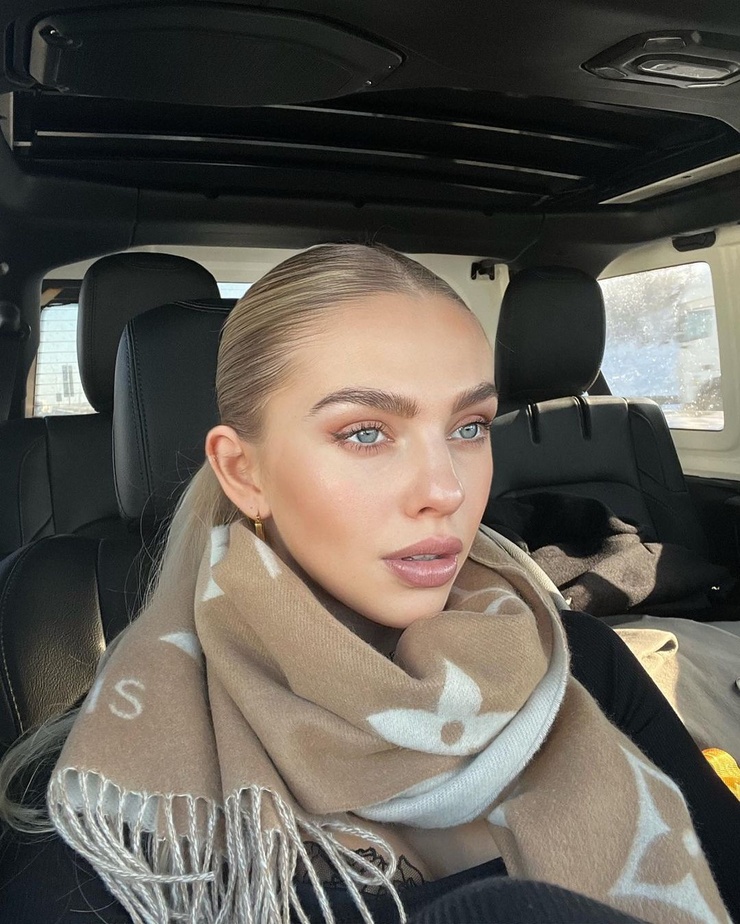 Picture of Alexa Breit