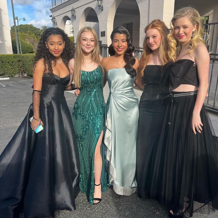 Picture of Kyndra Sanchez