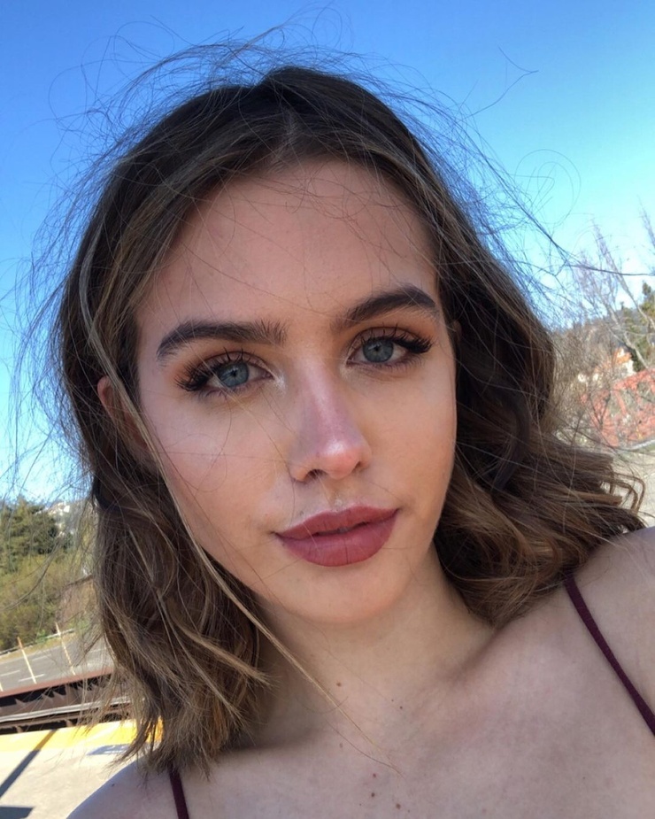 Picture of Nicole Holder