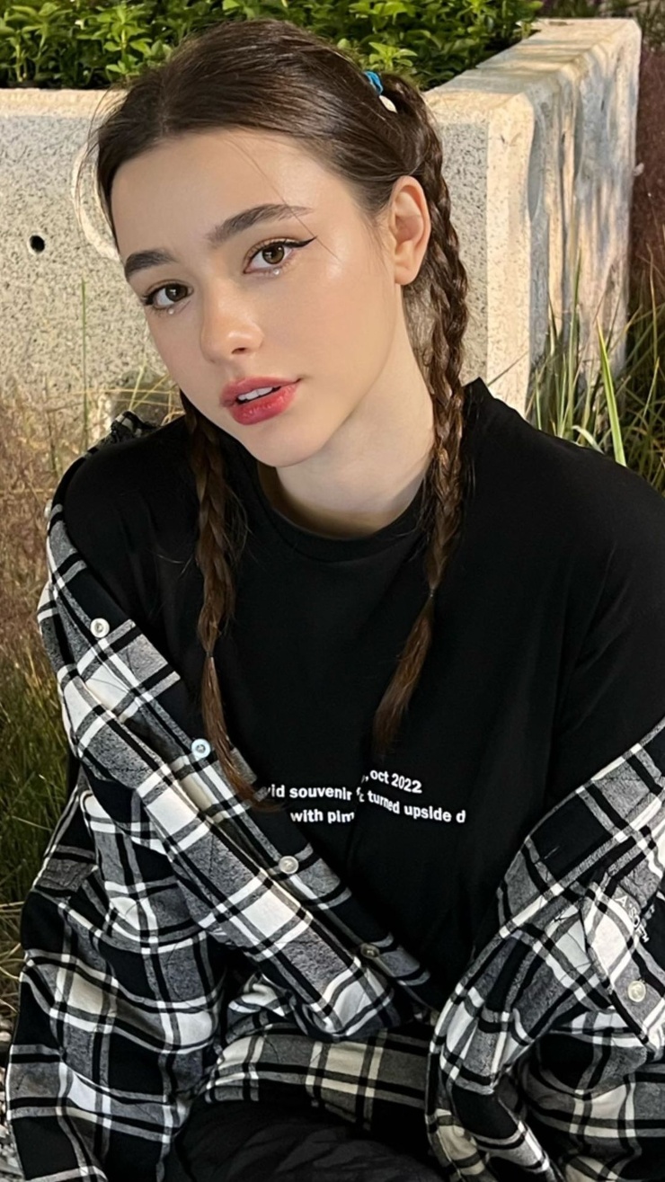 Picture of Dasha Taran (II)