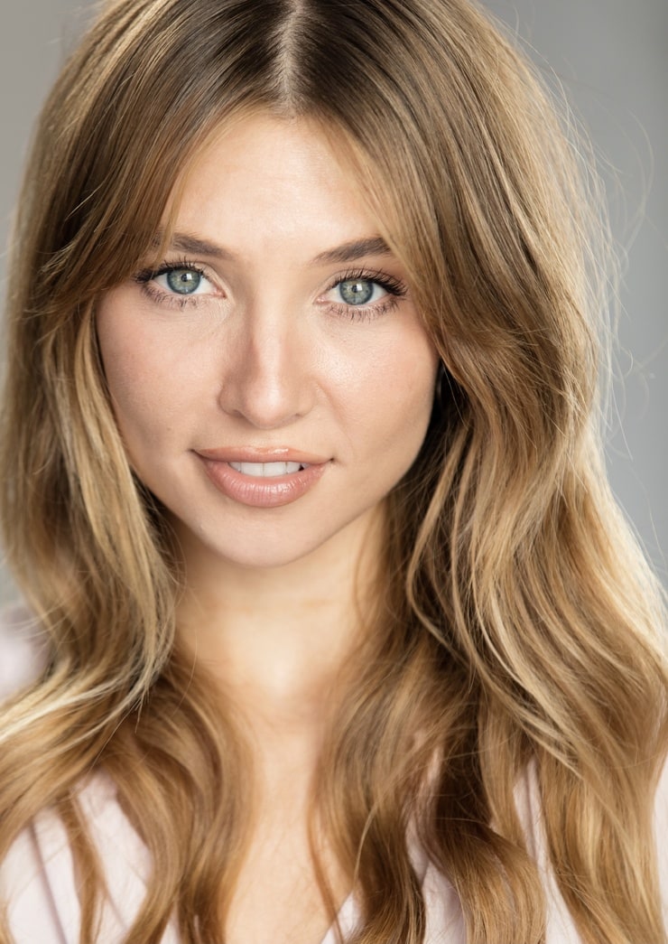 Picture of Sarah Noelle