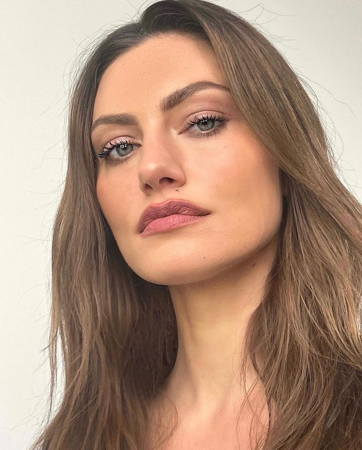 Picture of Phoebe Tonkin