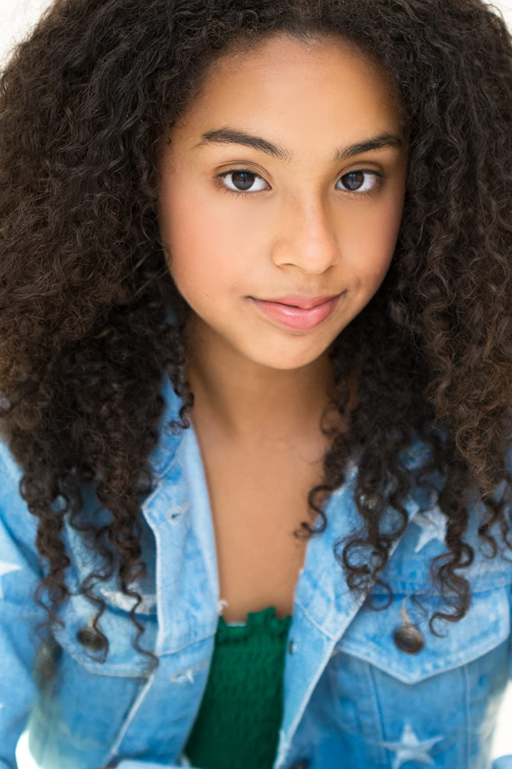 Caroline De Leon picture