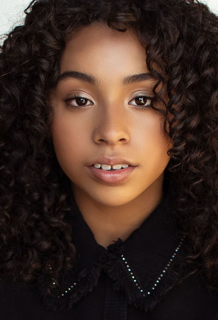 Picture of Caroline De Leon