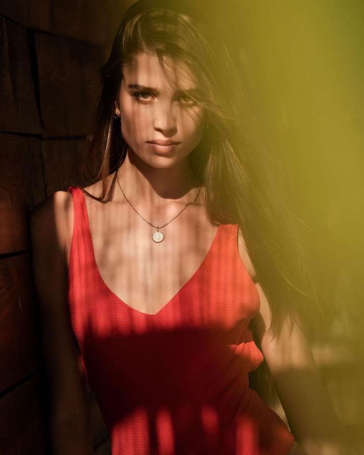 Picture of Ana León