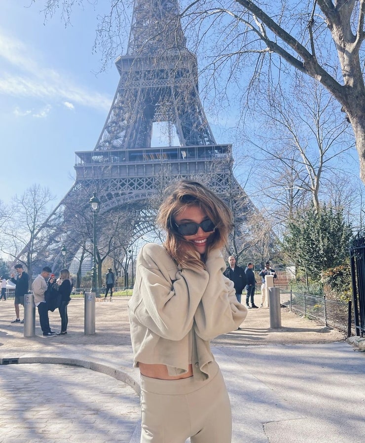 Meredith Mickelson picture