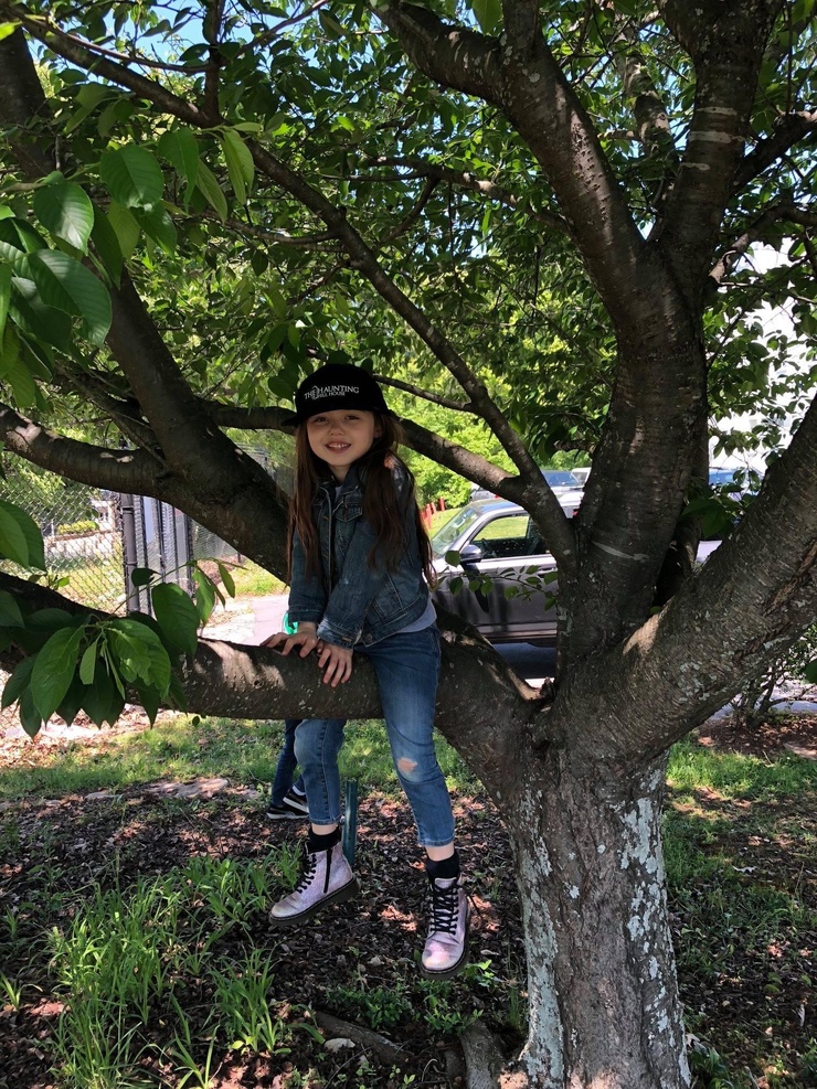 Violet McGraw picture