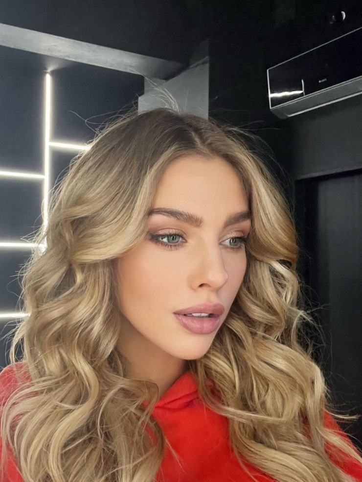 Picture of Alexa Breit