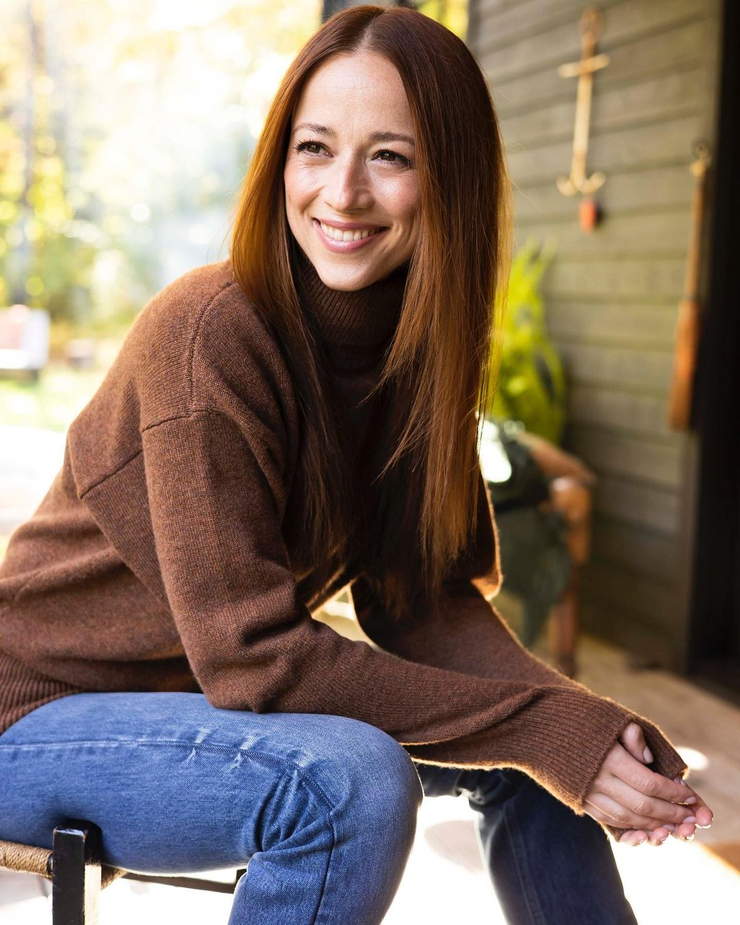 Karine Vanasse picture