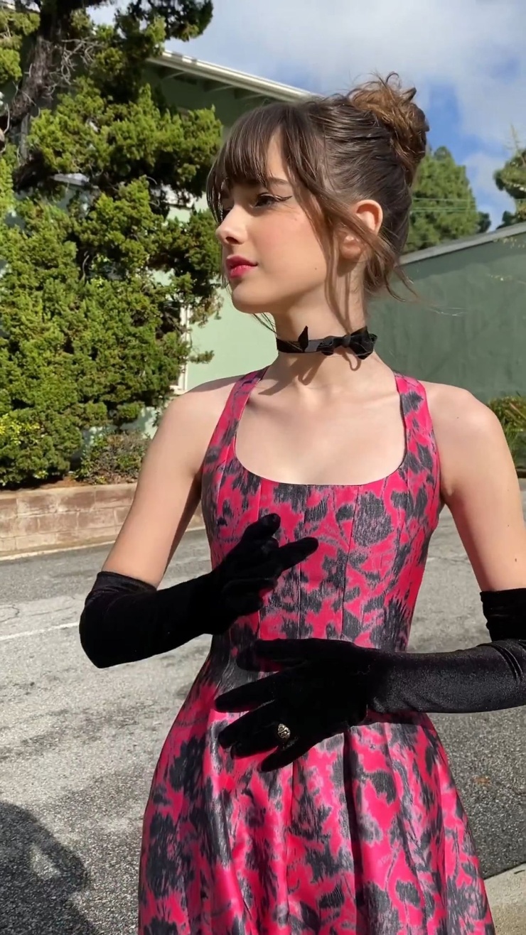 Julia Butters picture