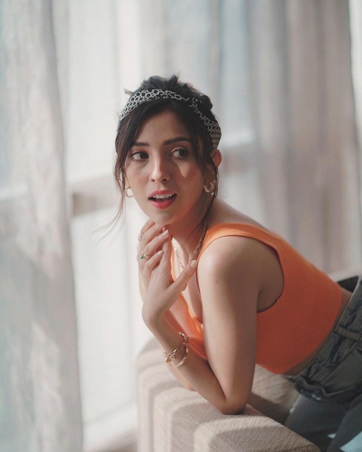 Barkha Singh picture