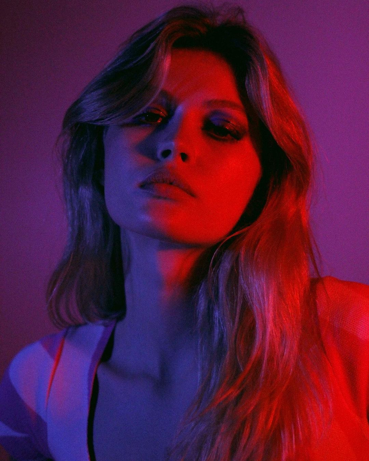 Picture of Luna (model)