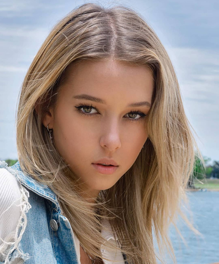 Listal - List the stuff you love! Movies, TV, music, games and books