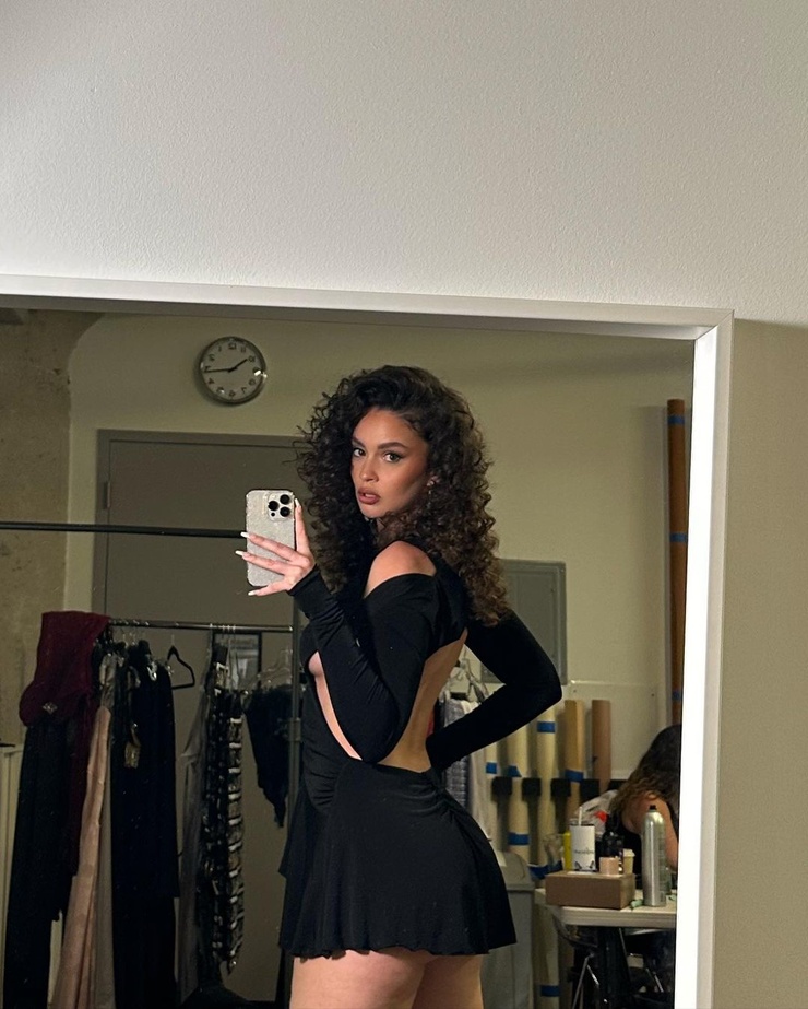 Sabrina Claudio image