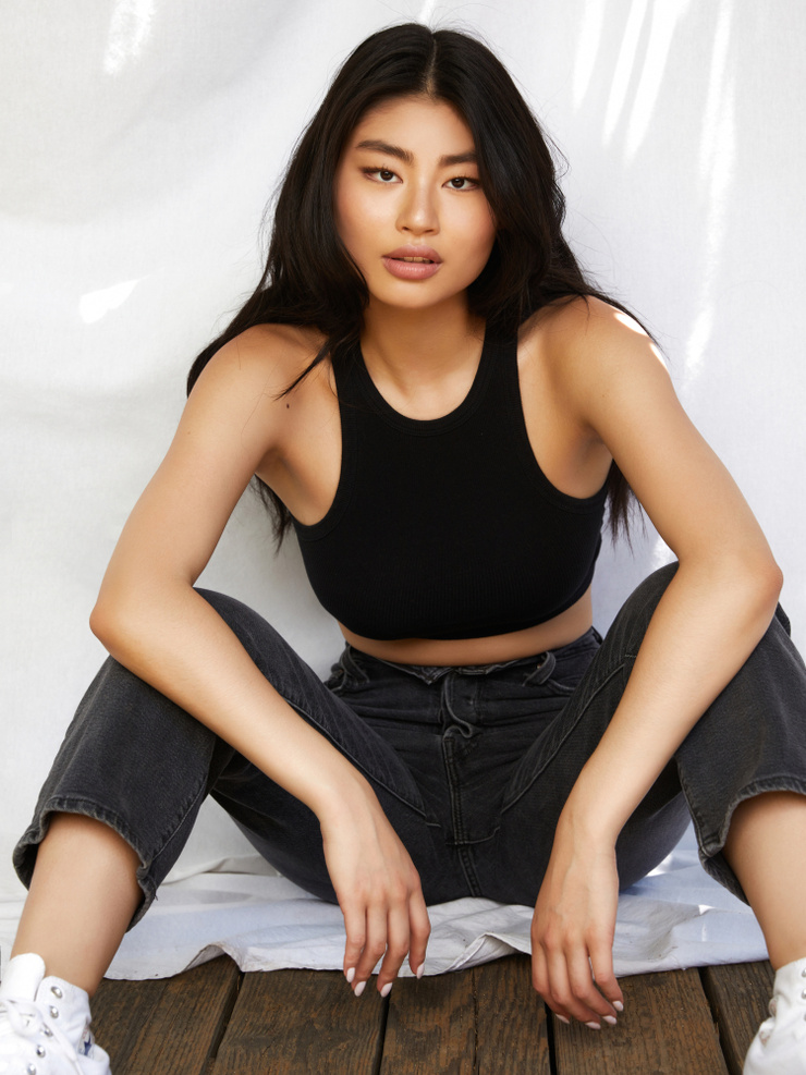 Picture Of Gloria Tang Model