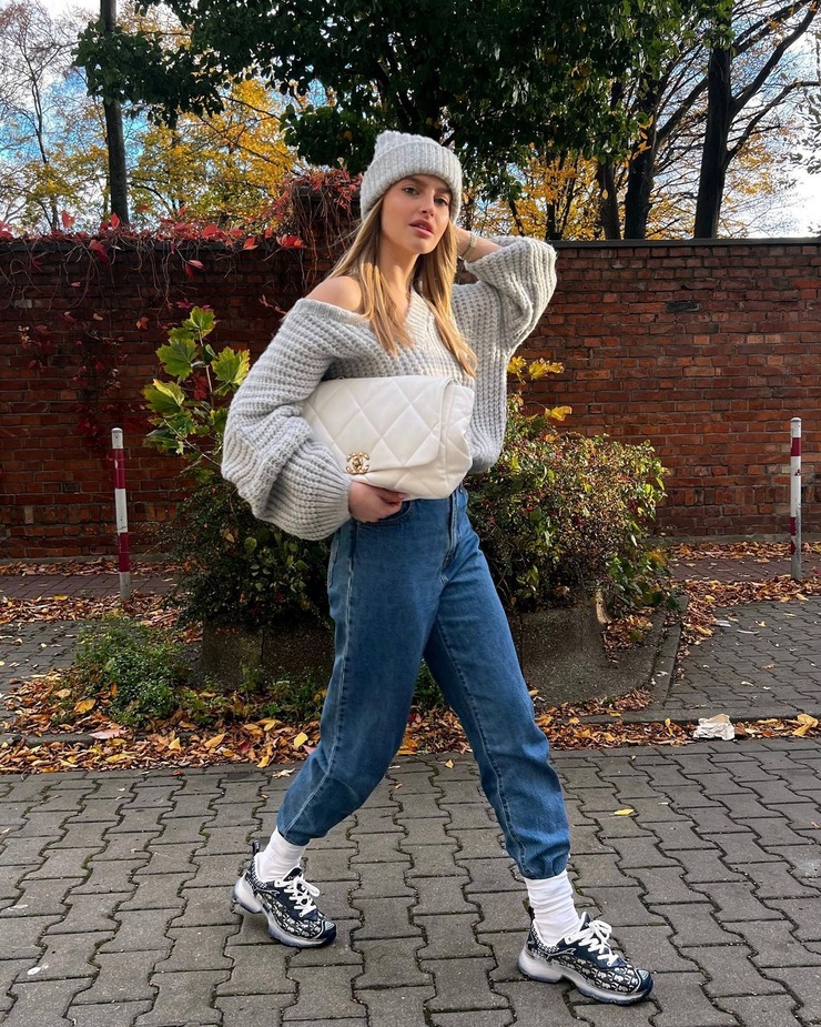 Karolina Pisarek picture