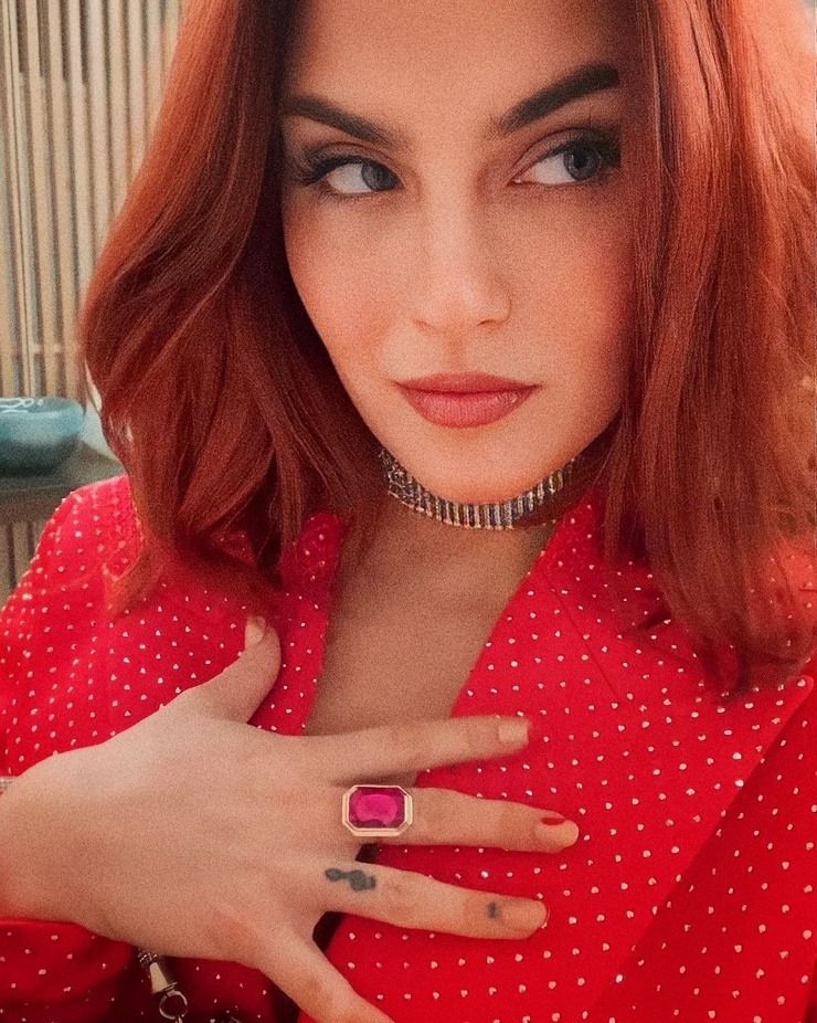 Joanna 'JoJo' Levesque picture