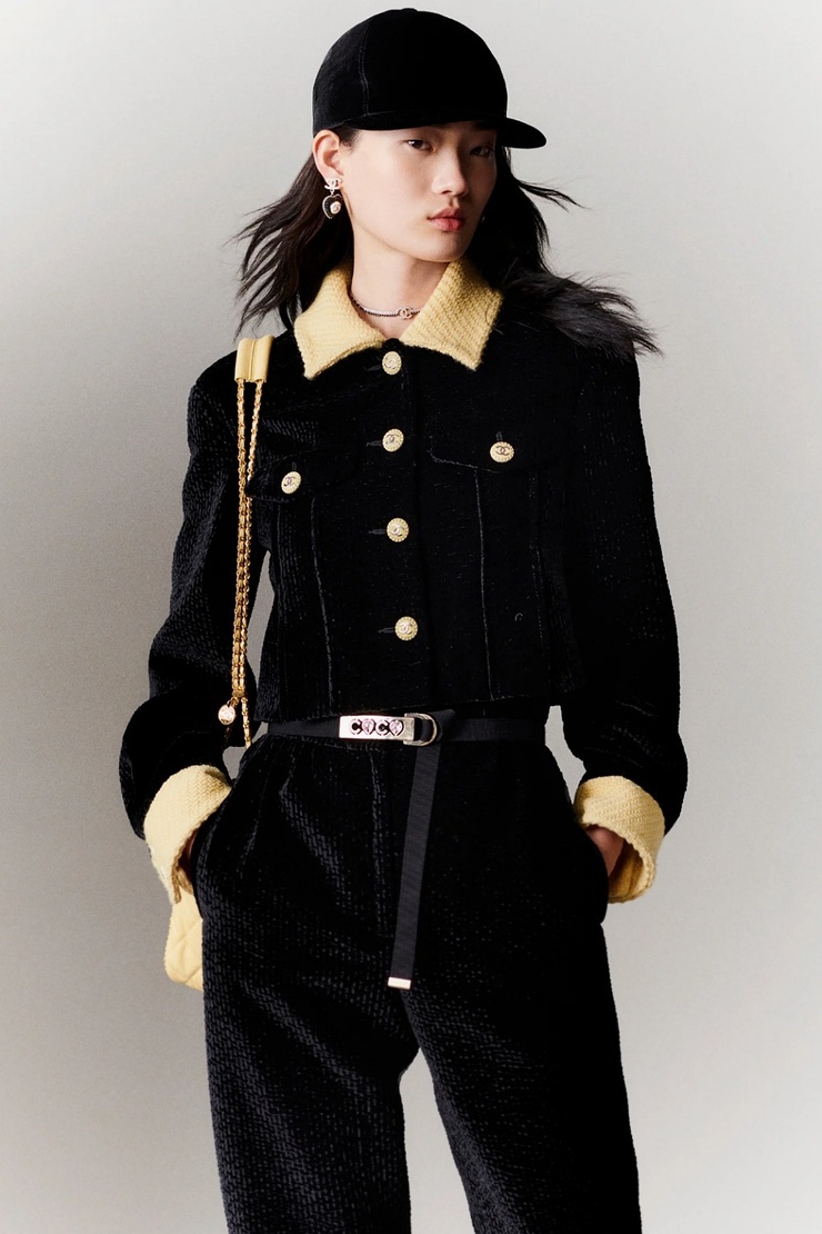 Picture of Shin Hyun Ji