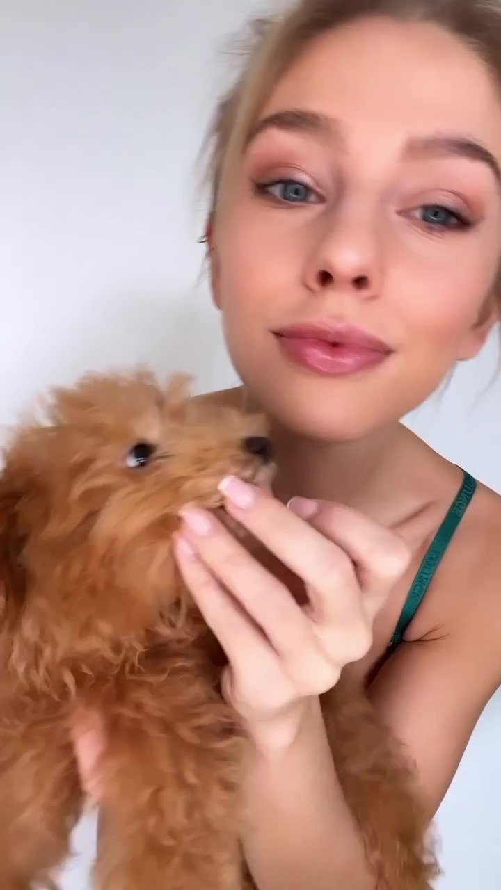 Picture of Alexa Breit